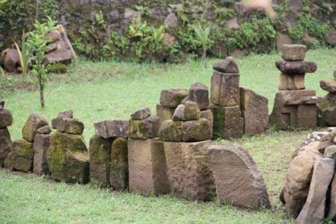 Panggonan Wingit: MISTIS BATU TUJUH, BOJONGMENJE, BANDUNG - Kyai Pamungkas